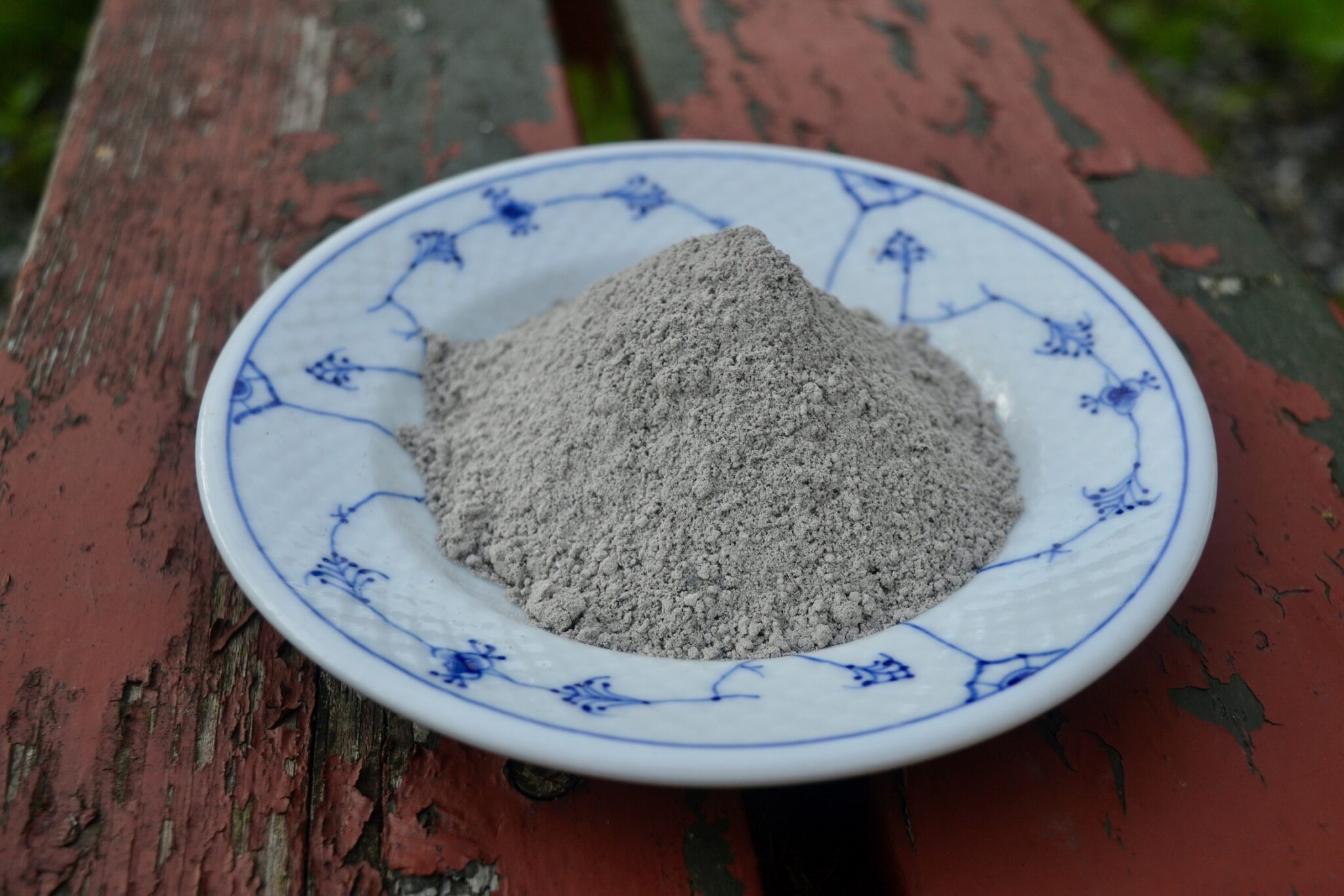 LYE FROM WOOD ASH – MIDGAARDS HAVE